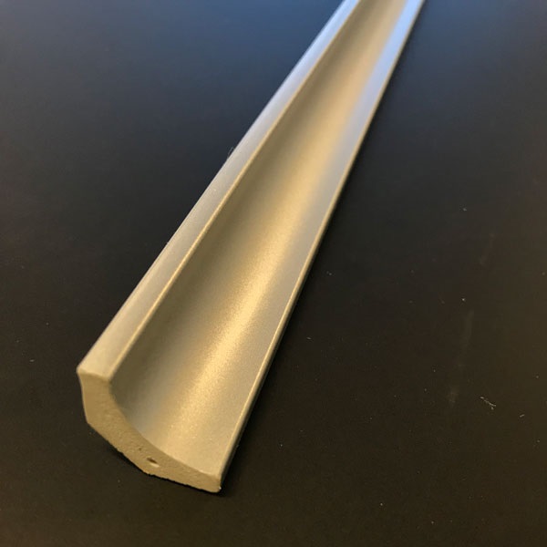 Hulkehlliste i plast med alu look - 21x21mm ☆ Med levering