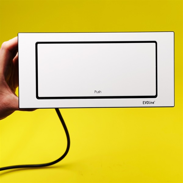 Køb BackFlip stikkontakt til bordplade i mat hvid her